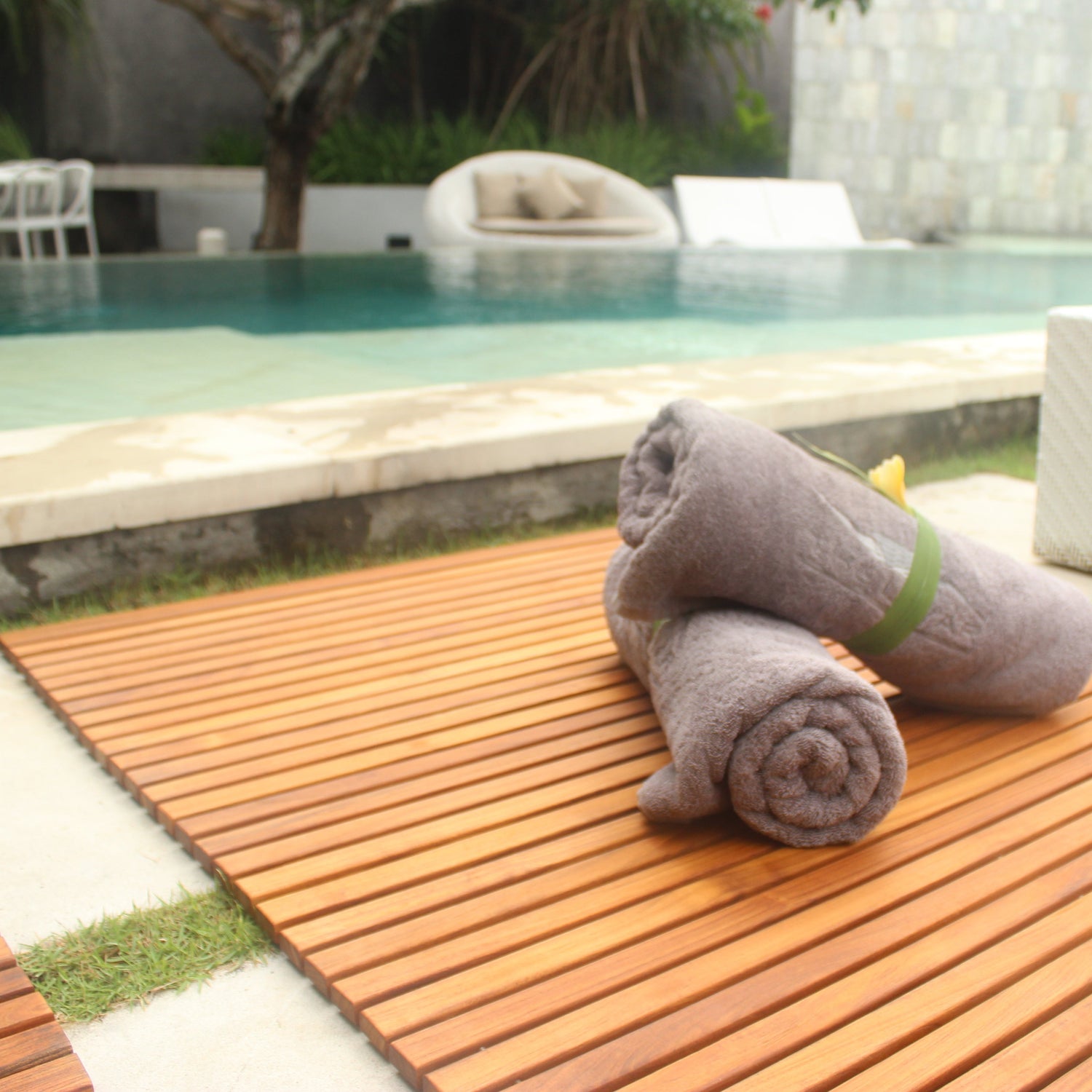 Spokane Extra Large Oiled Teak Shower and Bath String Mat with Rubber